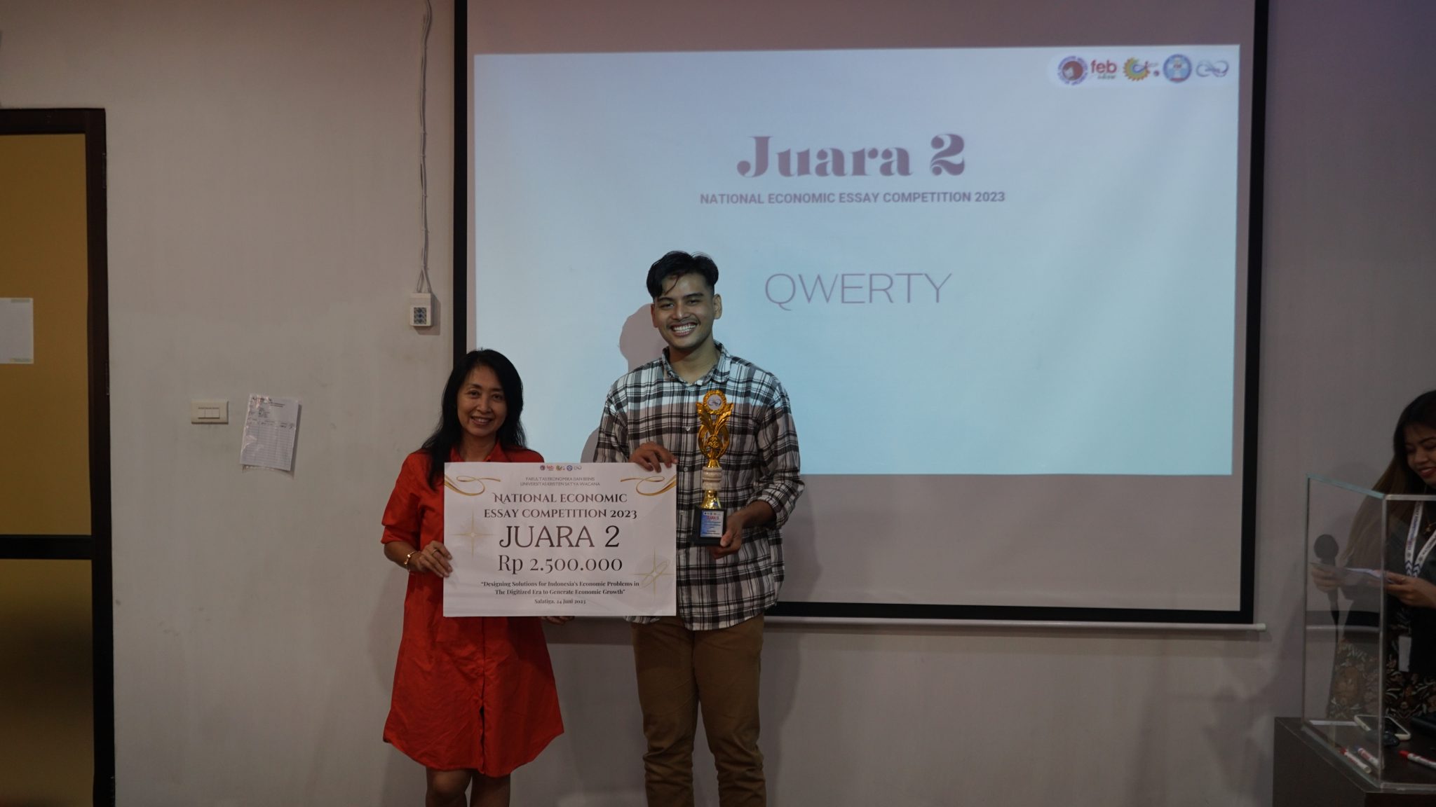 Rancang Aplikasi Pertanian Modern, Mahasiswa Teknik Fisika Raih Juara 2 Lomba Esai UKSW ...