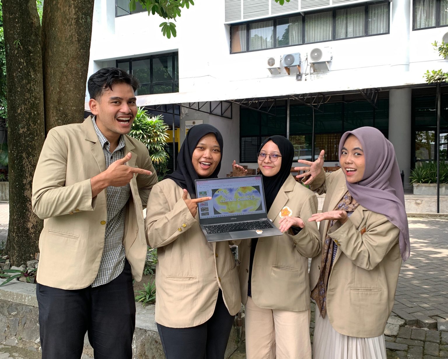 Tim Mahasiswa UGM Gagas Area Konservasi untuk Penyu dalam Ajang GreenHack Challenge 2024 ...